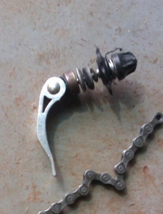 Homemade Bicycle Chain Keeper - HomemadeTools.net