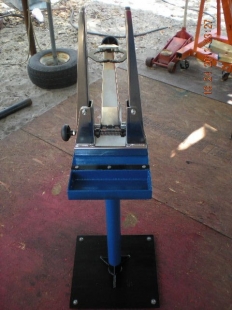 Homemade Truing Tool Stand - HomemadeTools.net