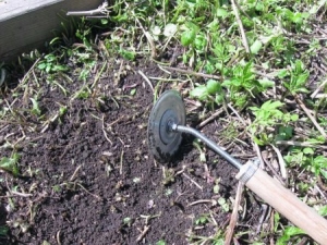 Homemade Disc Weeder - HomemadeTools.net