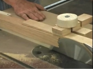 Homemade Simple Tapering Jig - HomemadeTools.net