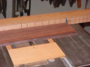 Homemade Fingerboard Slotting Setup - HomemadeTools.net