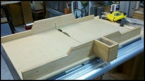 Homemade Crosscut Sled - HomemadeTools.net