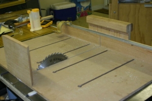 Homemade Crosscut Sled - HomemadeTools.net