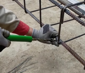 Homemade Wire Twister - HomemadeTools.net