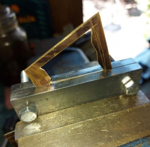 Homemade Sheetmetal Filing Clamp - HomemadeTools.net