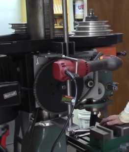 Homemade Milling Machine Power Lift and Guide - HomemadeTools.net