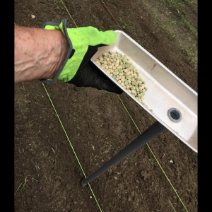Homemade Seed Planter - HomemadeTools.net